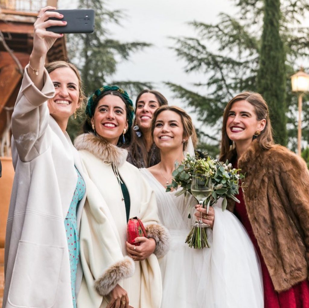 Amigos y amigas de los novios ¿cómo sorprenderlos? - El Blog de This Is ...